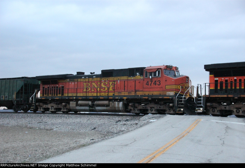 BNSF 4743